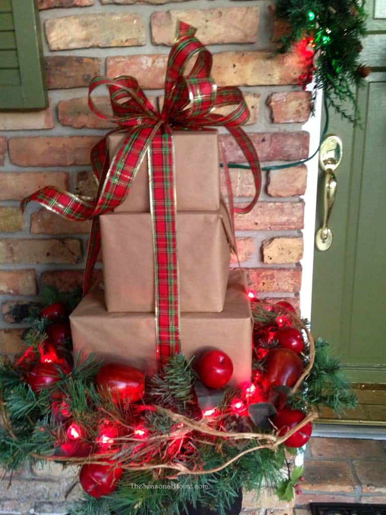 30+ Easy DIY Outdoor Christmas Decorations | Tiny Tree Decor 2026